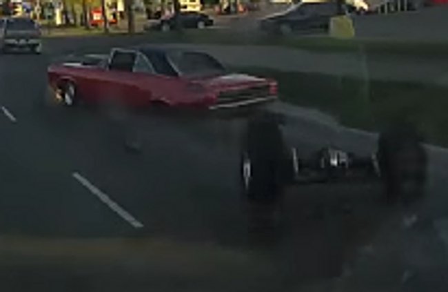 Watch As The Axle Of This Muscle Car Flies Off After Hitting The Gas