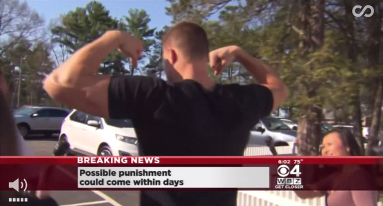 Watch Rob Gronkowski Flex In Response To Reporter's Deflategate Questions