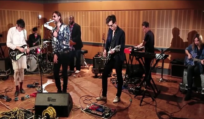 Watch Mark Ronson And Friends Cover Queens Of The Stone Age