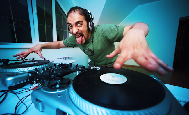 Watch This Awful DJ Lose It In Front Of A Very Confused Audience