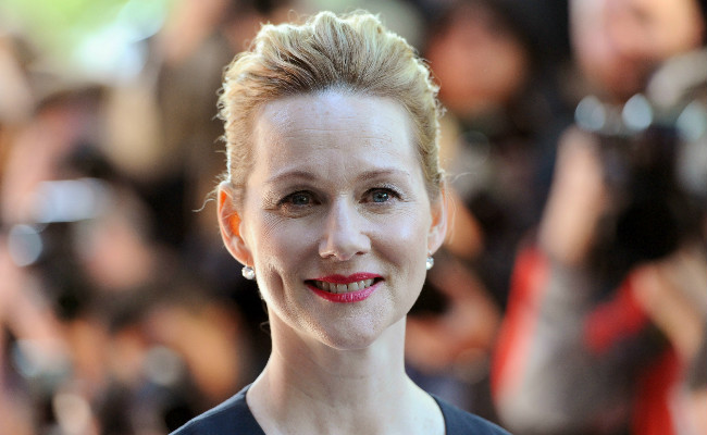 Laura Linney Joins Tom Hanks In Clint Eastwood's 'Sully'