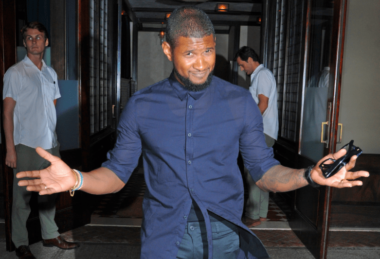 Watch President Obama And Michelle Obama Sing Happy Birthday To Usher