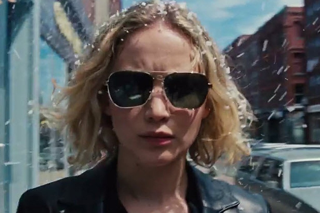 Review: Jennifer Lawrence gives her all but can't quite make 'Joy' fly