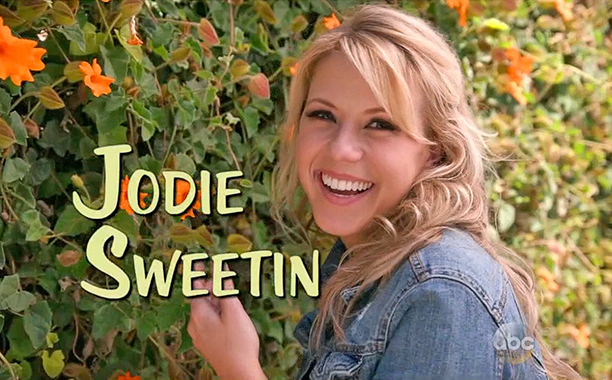 [WATCH] Jodie Sweetin Makes 'Dancing With The Stars' Debut