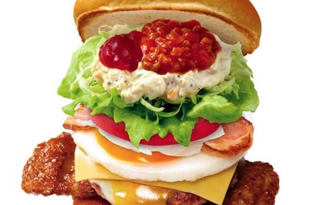 The Everything Burger's List Of Ingredients Will Give You Heartburn