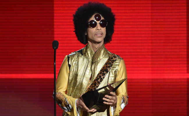 Prince Death Reactions: Twitter Mourns Singer