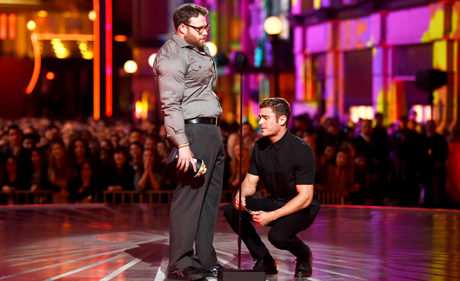 Seth Rogen Makes Zac Efron Apologize To 'His Testicles'