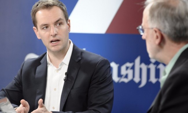 Hillary Clinton Campaign Manager Calls Trump A ‘Puppet of the Kremlin’