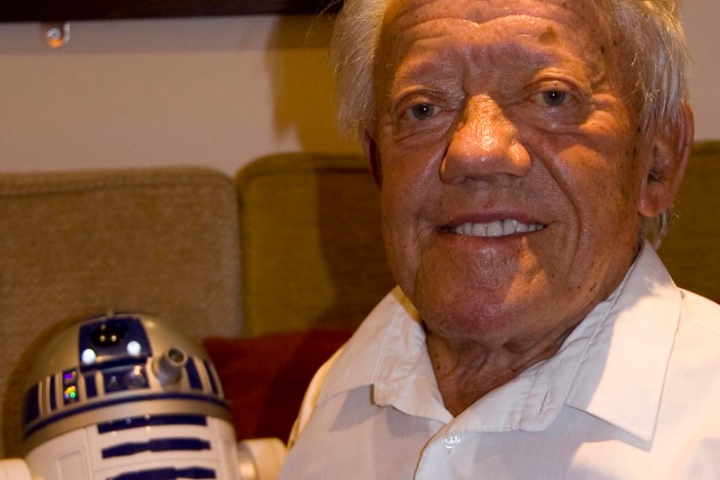 RIP 'Star Wars' actor Kenny Baker, the man who made R2-D2 real