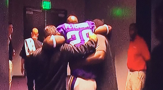 Adrian Peterson Had To Be Carried Off The Field After A Knee Injury