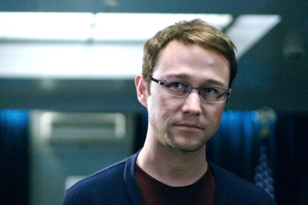 Review: Oliver Stone's 'Snowden' is a return to form for Hollywood's ...