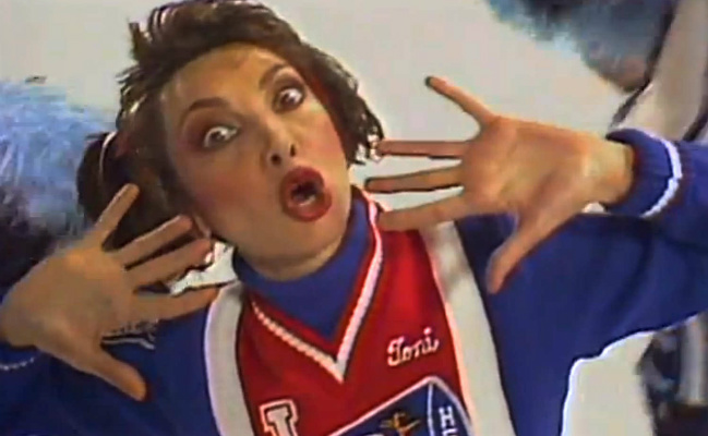 The Original ‘Hey Mickey’ Singer Shows Off Her Dance Moves At Age 72