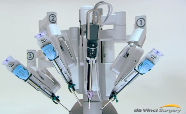 This Robot Gynecologist Can Now Perform Surgery