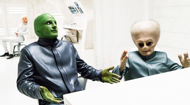 The 'People Of Earth' Aliens Are This Year's Best New Comedy Team