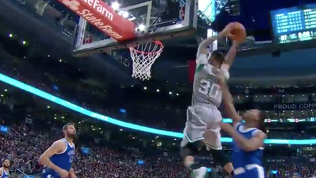 Gerald Green Reminded Us That He Can Fly With This Huge Alley-Oop