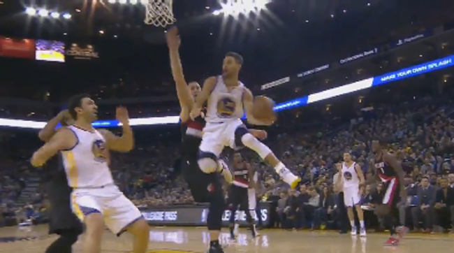 Steph Curry's Reverse Layup Against The Blazers Was Astonishing