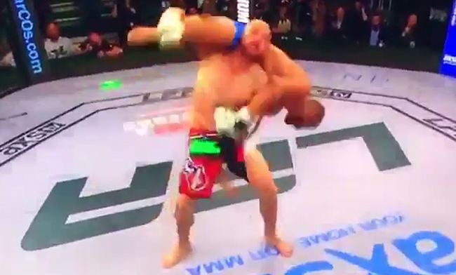 An MMA Fight Featured A Double Knockdown That Led To A Samoan Drop