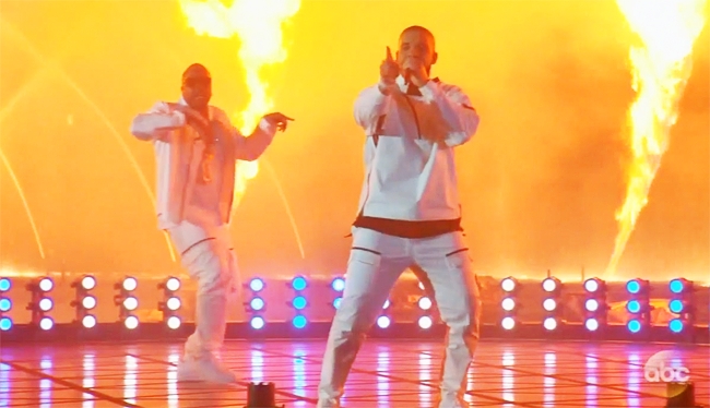 [WATCH] Drake's Billboard Music Awards Performance Was In A Fountain