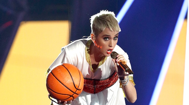 Katy Perry Kicks A Ball At A Fan’s Face And The Video Is Hilarious