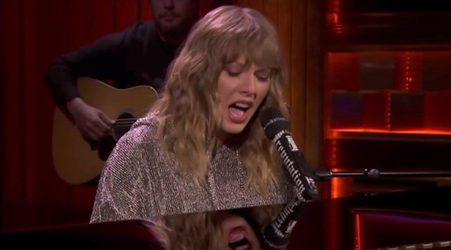 Taylor Swift's 'New Year's Day' Receives A Poignant Late Night Debut