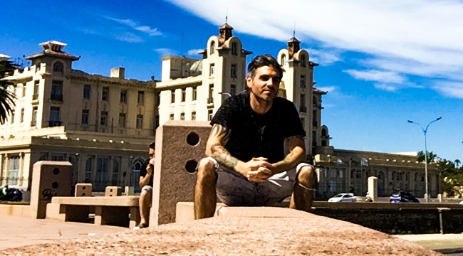 This Traveler Went On A Record Breaking Roadtrip And He's At It Again