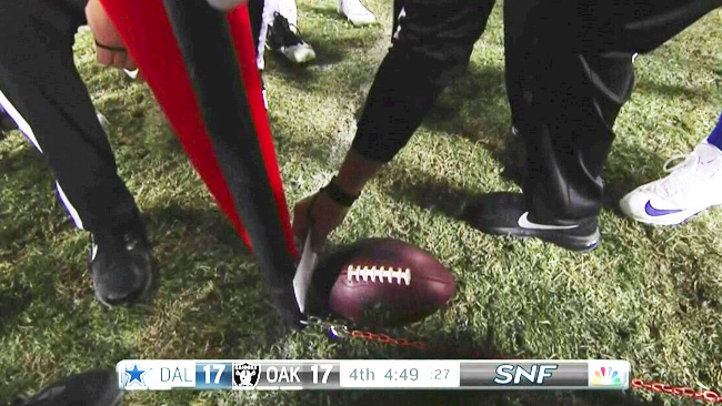 NFL Refs Decided To Use A Notecard To Determine A First Down