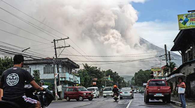 Philippines Mount Mayon Volcano Explodes, Explosion May Be Imminent