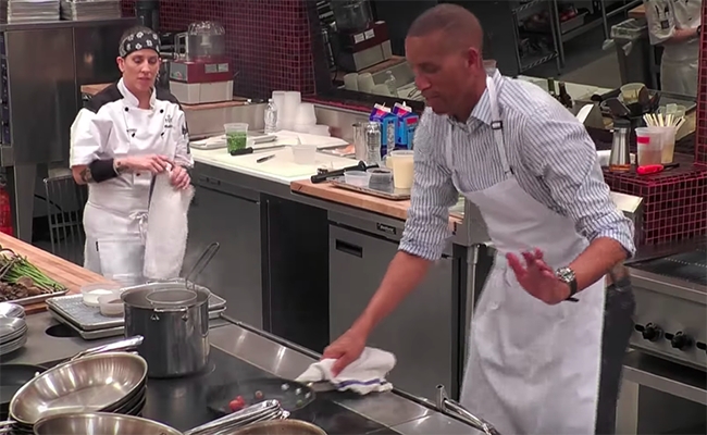 Reggie Miller Serves Up Some Trash Talk In This 'Hell's Kitchen' Clip