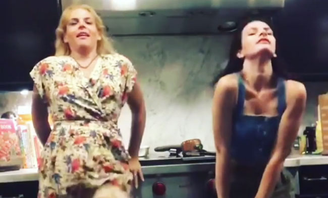 Busy Philipps Roasted Lindsay Lohan's Bizarre, Drunk-Looking Dancing