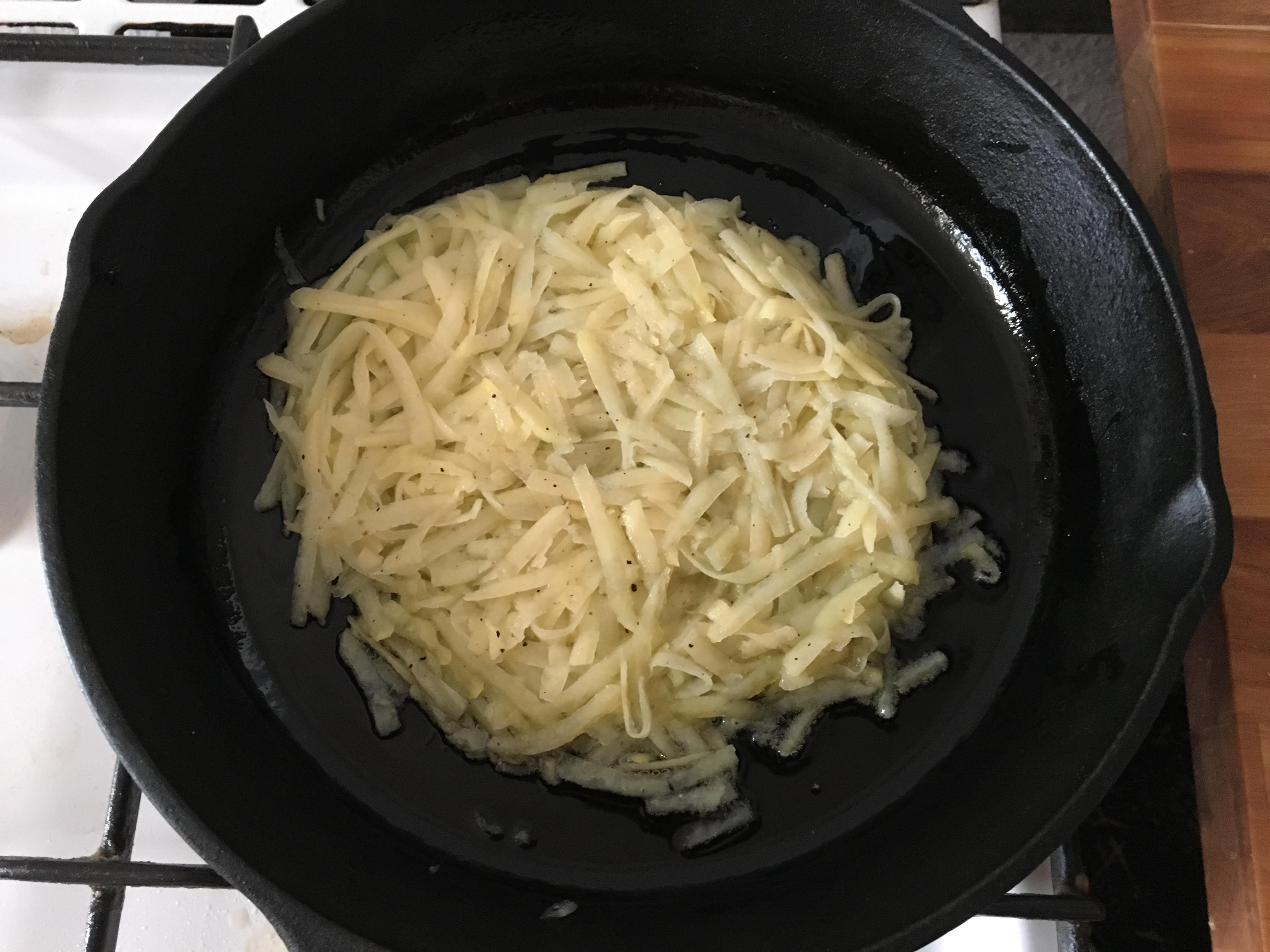 How To Make Hash Browns With This Super Easy Recipe