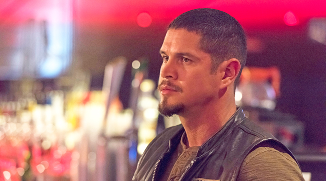 What's On Tonight: EZ Makes A Run For It On 'Mayans M.C.'