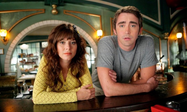 The Best Dramedy Shows Streaming Right Now