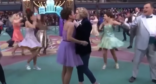 'The Prom' Gave Macy's Thanksgiving Day Parade Its First LGBTQ Kiss
