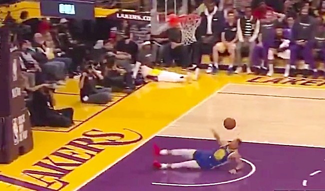 Steph Curry Slipped Trying To Dunk On An Embarrassing Possession