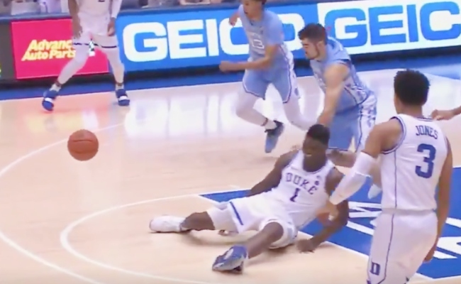 Zion Williamson Ripped His Shoe And Hurt His Knee Early In UNC-Duke