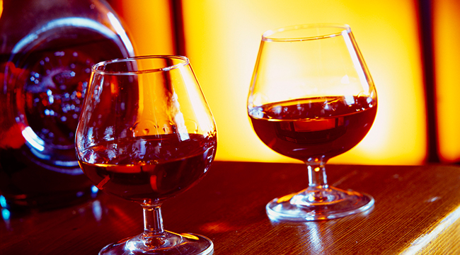 What's The Difference Between Brandy And Cognac?