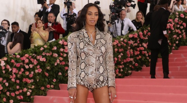 Solange Will Present A Special Performance Piece In Hamburg, Germany