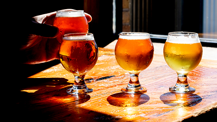 The 10 Best IPAs To Drink This Fall