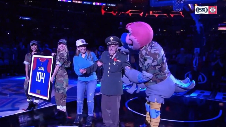 The Clippers Mascot Gave A 104-Year-Old Normandy Veteran A Wet Willy