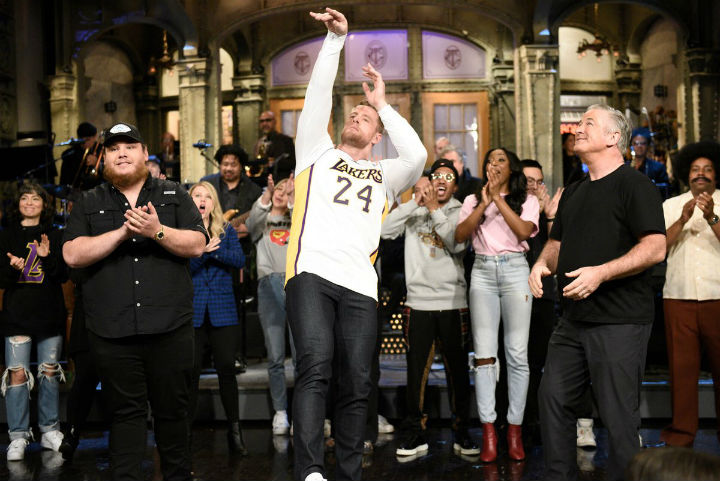 JJ Watt Ended 'SNL' With A Fitting Tribute To Kobe Bryant