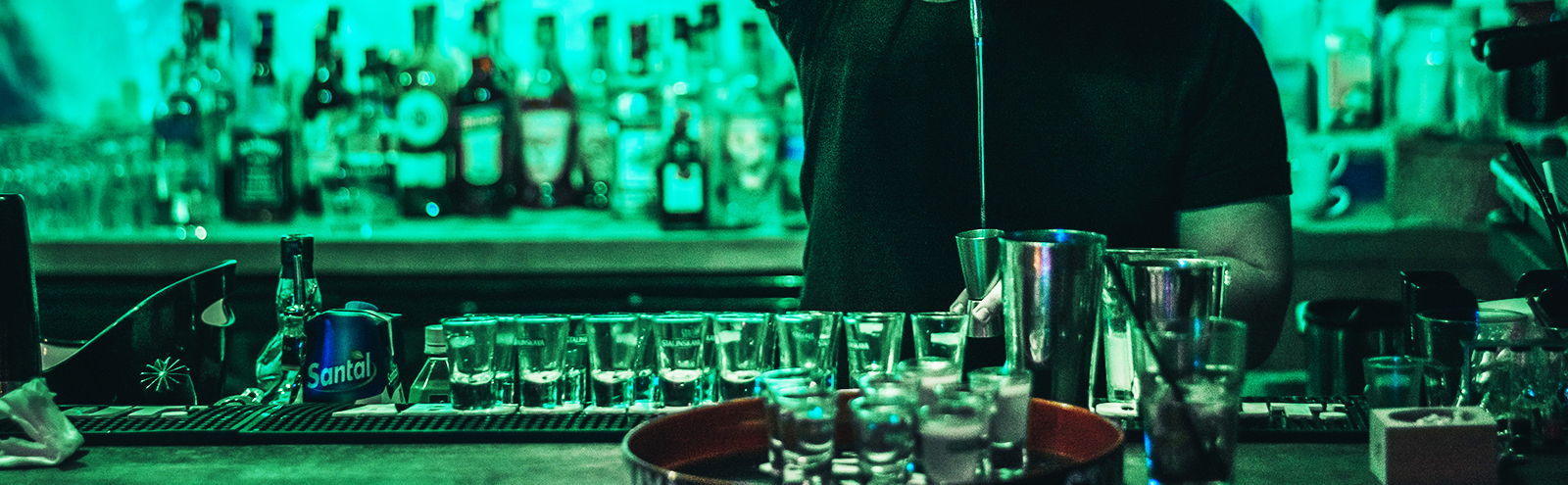 The Worst Bar Customer Habits That You Should Avoid