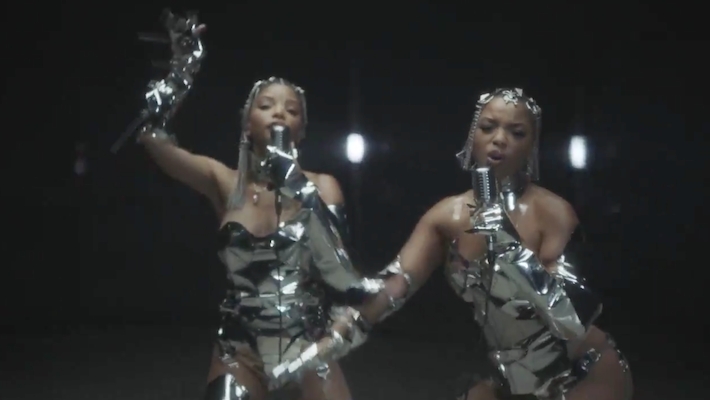 Chloe x Halle VMAs Performance: 'Ungodly Hour' At The 2020 MTV Show