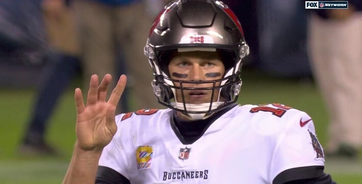 A Bucs Comeback Ended As Tom Brady Didn't Realize It Was Fourth Down