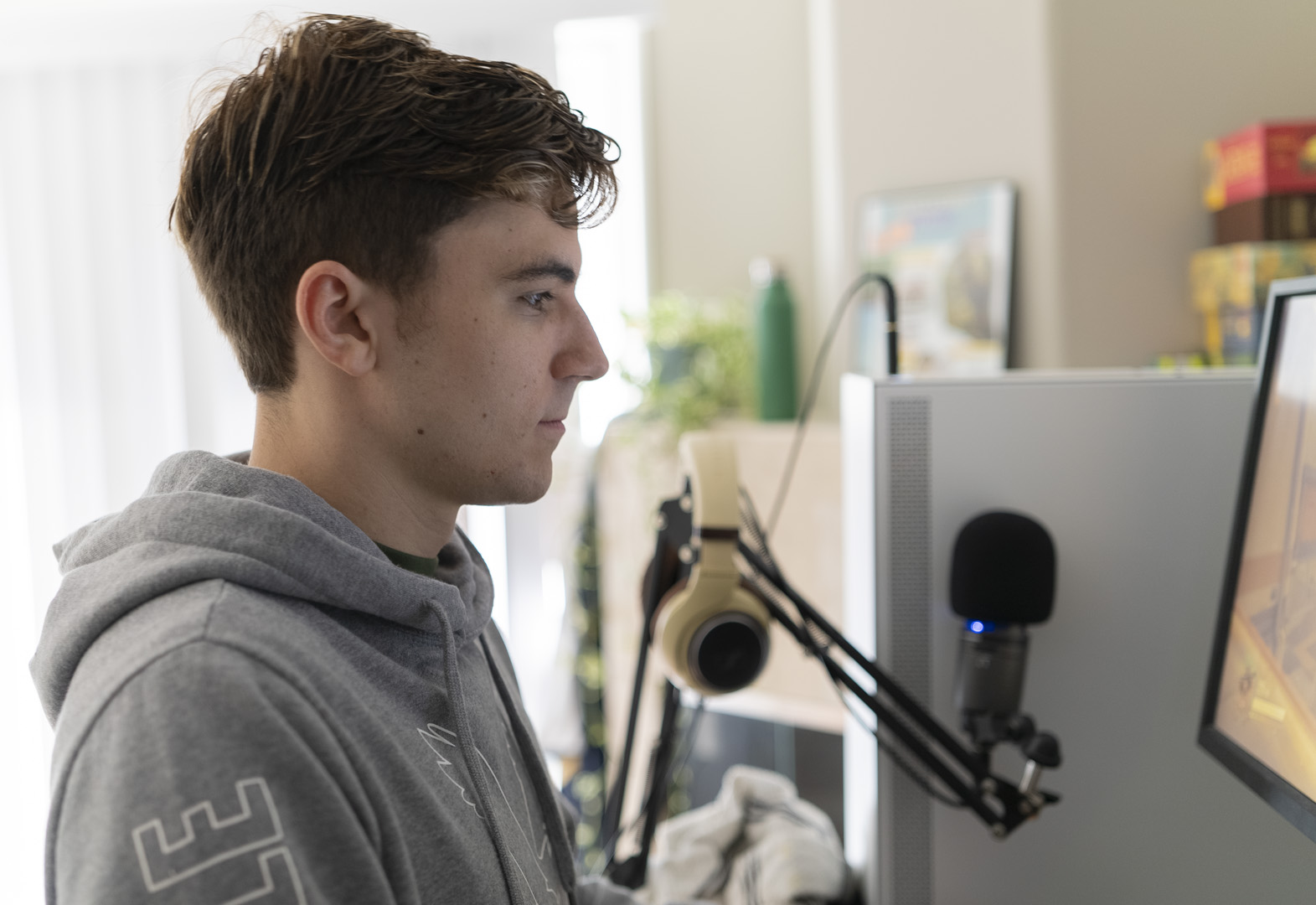 Jake Lyon Talks To Us About Style, Gaming, And Comfortable Living