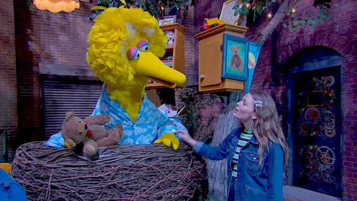 Maggie Rogers Visits 'Sesame Street' To Sing A Song About The Night