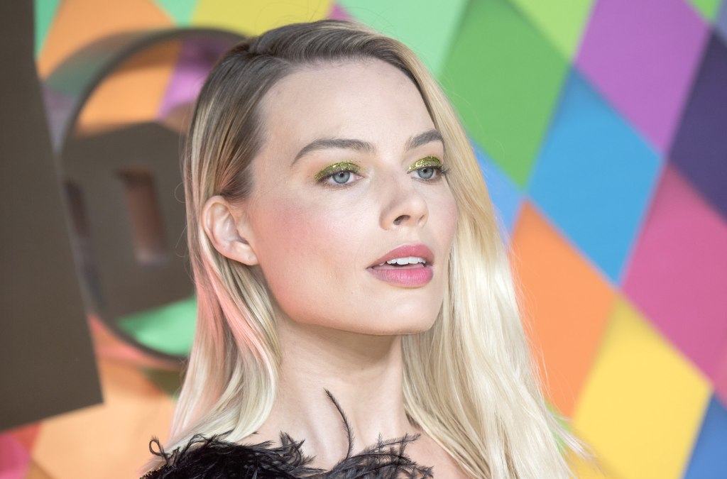 Margot Robbie's 'Pirates Of The Caribbean' Movie Has 'Girl Power'