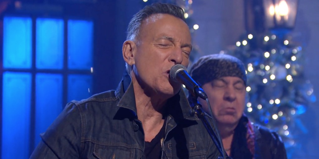 Bruce Springsteen And The E Street Band Reunite And Perform On 'SNL'