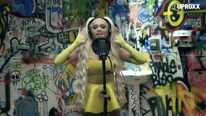 IV4 – “Swimming” (Live Performance) – UPROXX