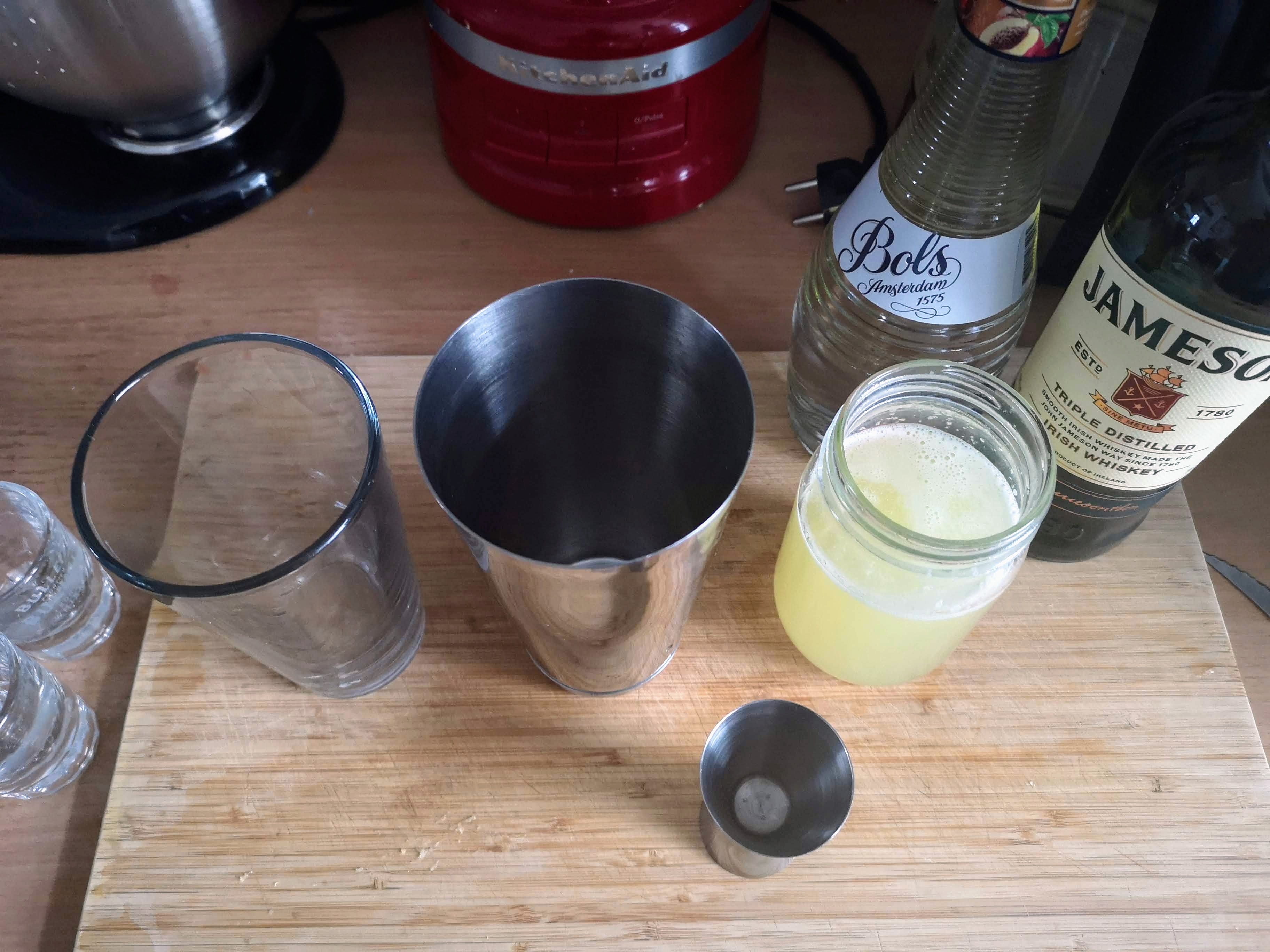 How To Make A Green Tea Shot -- Everyone's New Favorite Shooter