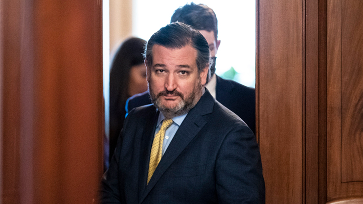 Ted Cruz Quietly Fled To Sunny Cancun During Storm, People Are Furious